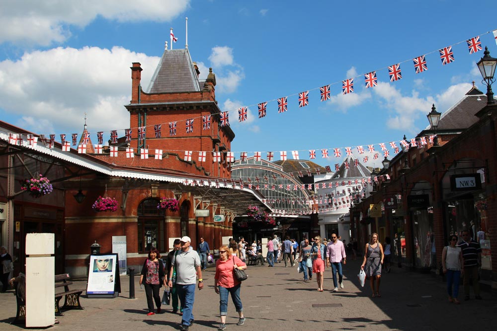 Windsor Royal Station, Jubilee Arch, Windsor - Beautiful England Photos