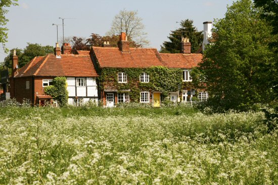 Cottages, High Street, from Cookham Moor, Cookham - Beautiful England ...